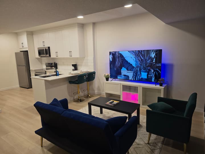 Reignare Suites 1-bed Basement In Sw Edmonton - Edmonton