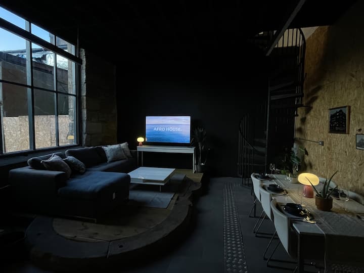 Hidden Wellhouse - Edinburgh, UK