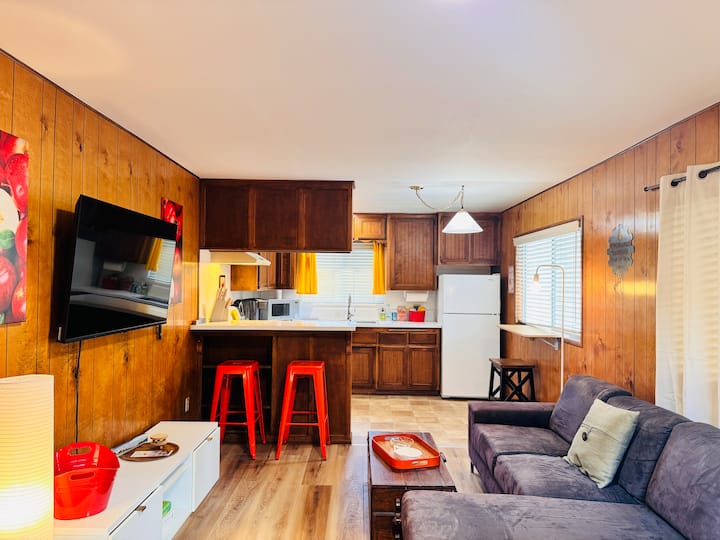 Apple Loft | King Bed | Walk To Shops - Mount Baldy, CA
