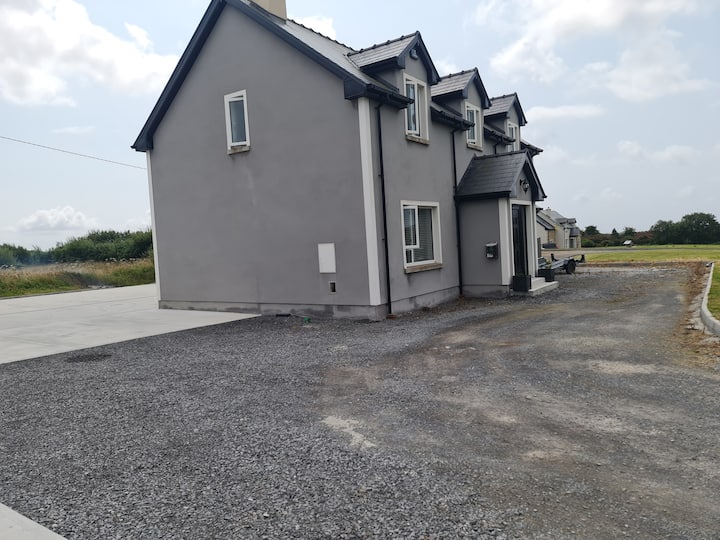 Davinki House
Room 2. - Donegal