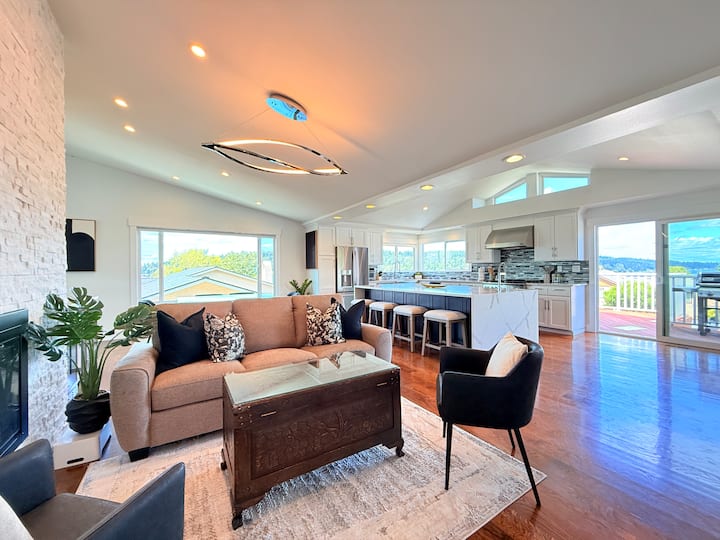 Panoramic Lakeview•hot Tub•air Hockey•rain Shower - Bellevue