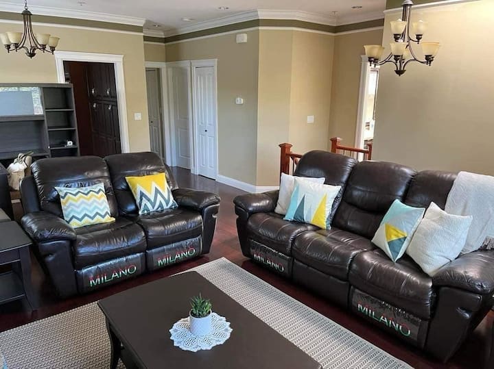 Spacious Three Bedroom Home In Central Vancouver - Vancouver