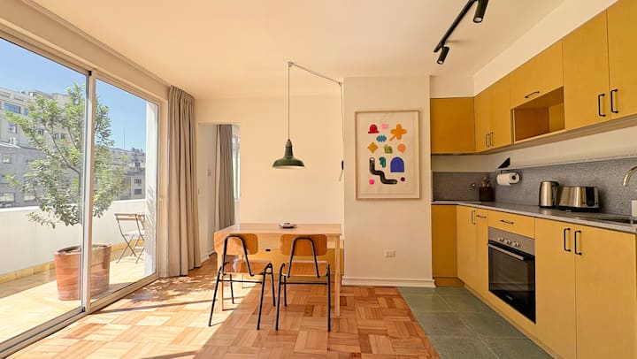 Gran Terraza En Barrio Cívico - Santiago, Chile