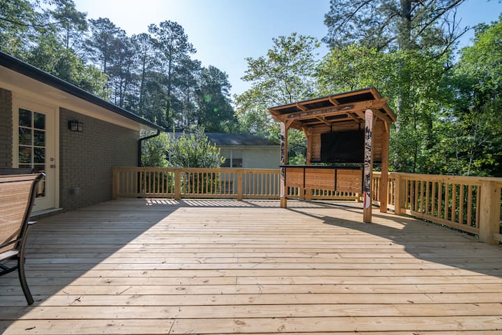 The Athens Ski Lodge - Athens, GA