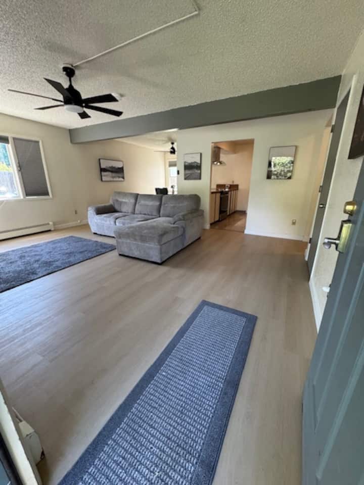 Bright Beautiful 2 Bedroom Suite - Anchorage, AK