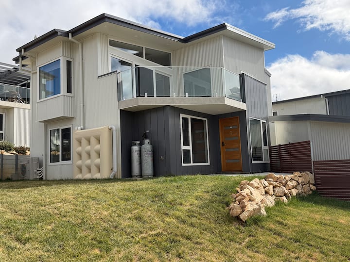 Jindabyne Villa 6 Brand New Home - Jindabyne