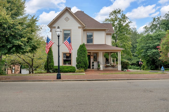 Grace House. Home On Main Street! - Brights Zoo, Limestone