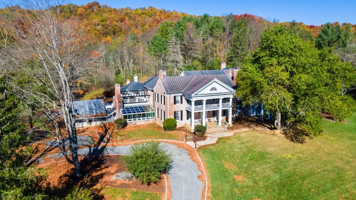 Kathy's Farm Manor House - West Virginia