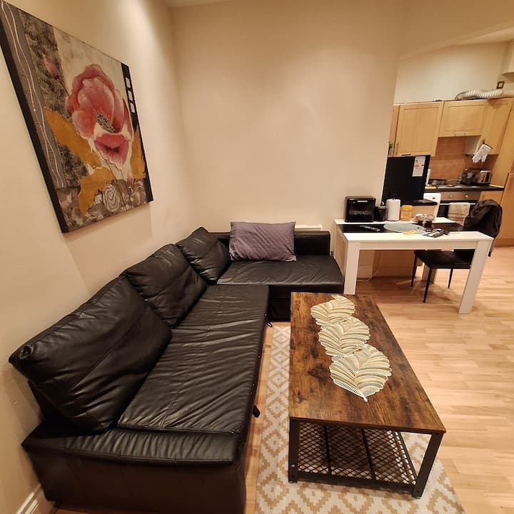 Spacious 2br | 5 Min Walk To Anfield| Free Parking - Liverpool