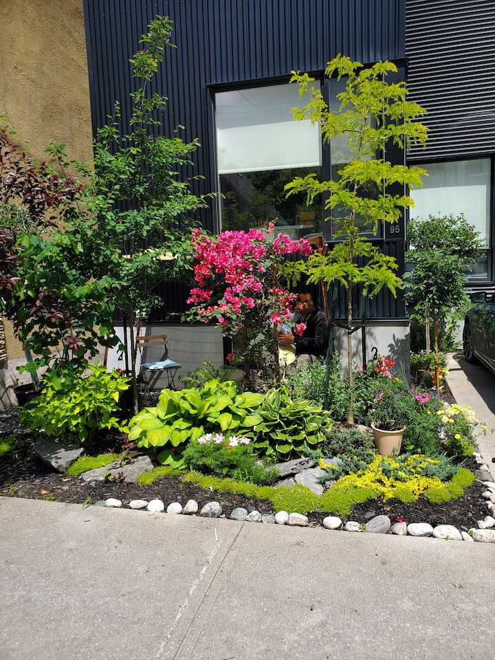 A Place To Live, Work, & Play In - Ottawa