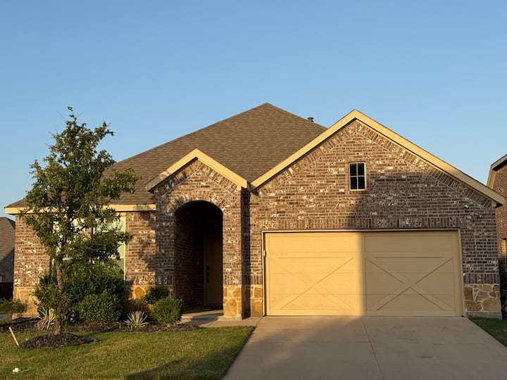 Private Ensuite Room In Little Elm - Little Elm, TX