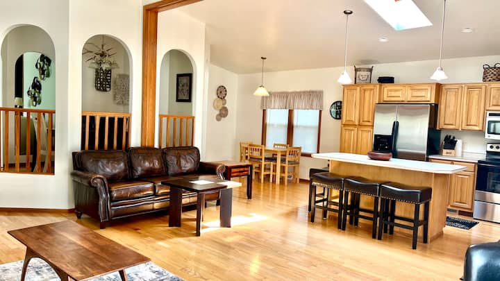Spacious Retreat Home! - South Dakota