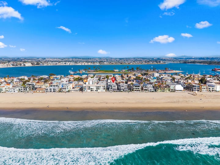 The Sands By Coastline Vacation Rentals - San Diego, CA