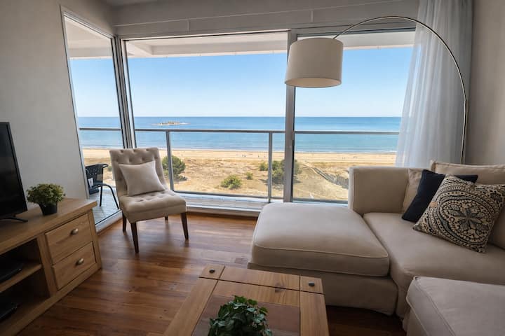 Exclusive Oceanfront Apartment In Malvín - Montevideo