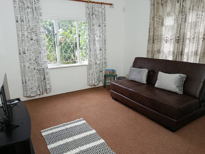 Serendipity-on-symmonds: Claire De Lune Cottage - Howick
