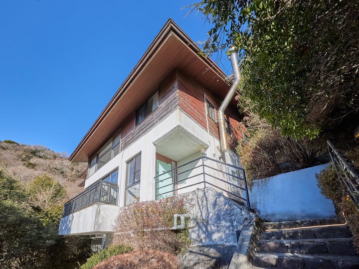 【素泊まり】ペット無料同伴可！サウナ付きの自然に囲まれた一棟貸しで贅沢ステイ - Hakone