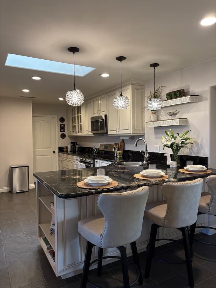 Casa Chula: Beautiful 4 Bedroom Home - Chula Vista, CA