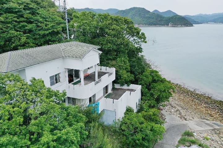 Largest Beachfront Villa · Sleeps 12 - Ako