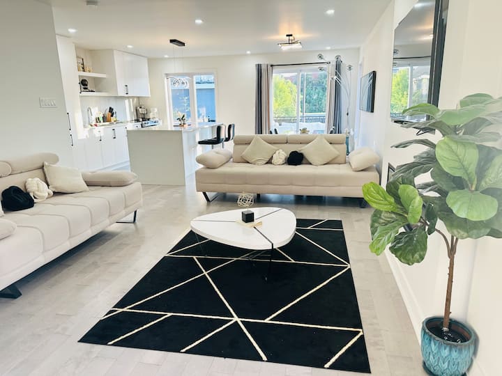 Baraqah Gorgeous Winter Getaway 5bd+2prk 15min-mtl - 朗基爾