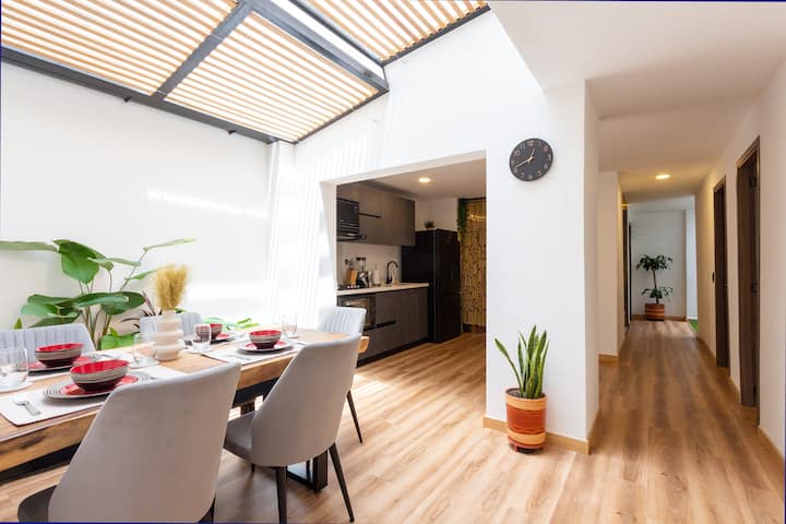 Stylish 2br Retreat Laureles, Hottub, Ac, 500mbit - Medellín