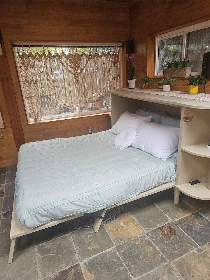 Private Spa Room,  Private Entrance - Pullman, WA