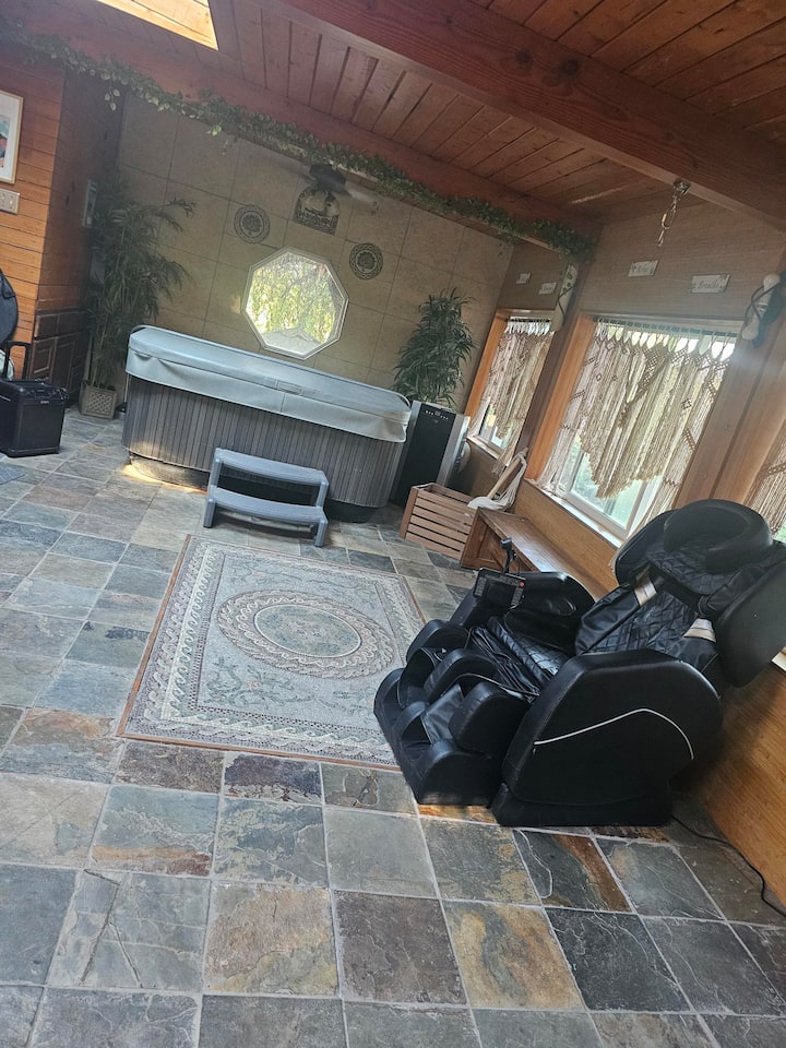 Private Spa Room,  Private Entrance - Pullman, WA