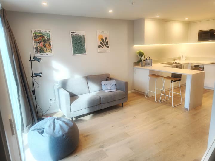 Home In Papatoetoe - Auckland