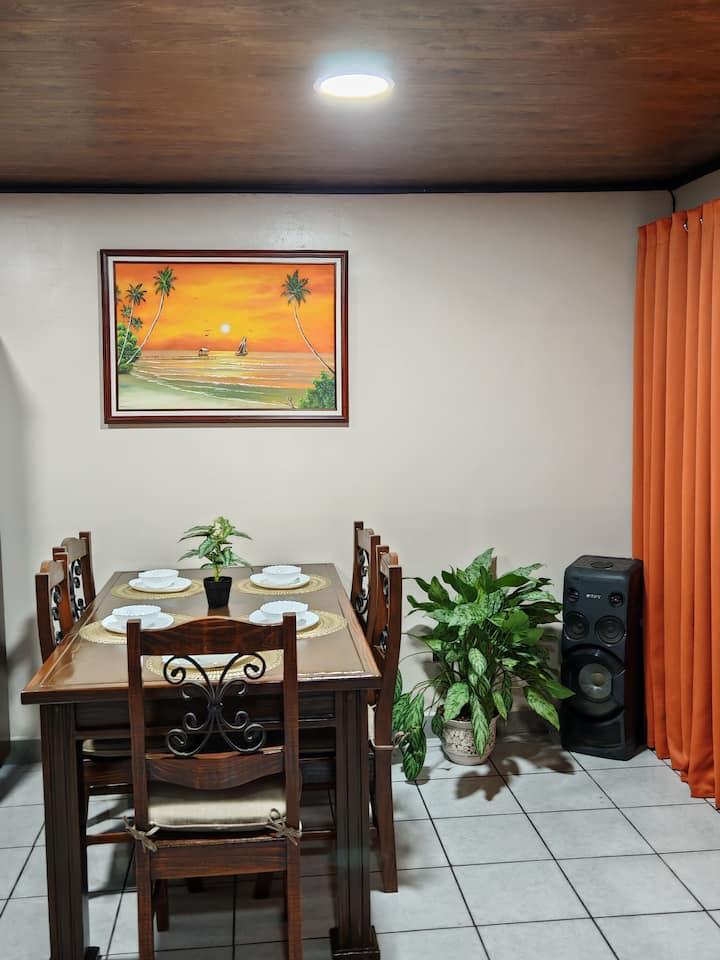 Refugio Secreto - Santa Ana