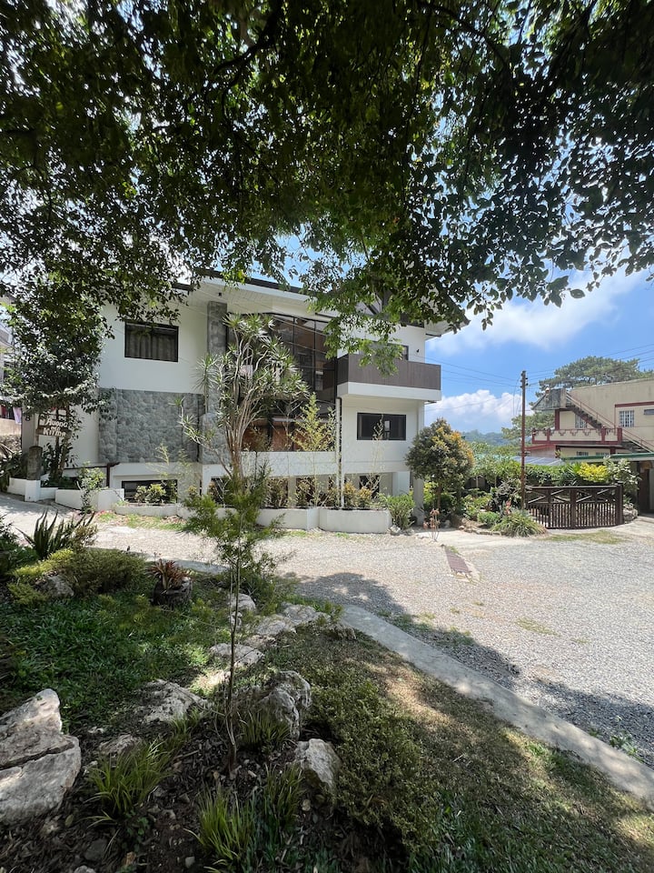 S4 Smart Tv, Parking, Queen Bed - Baguio