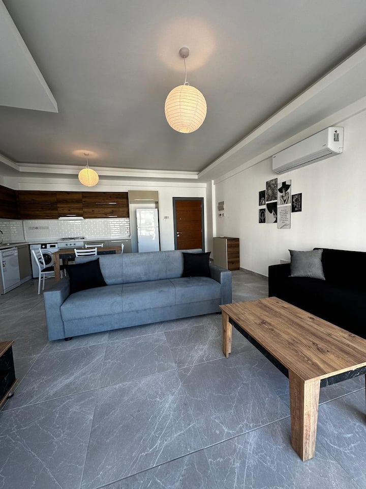 Modern 2+1 In Kyrenia City - ケリネイア
