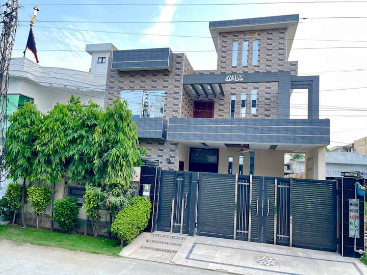 10 Marla House, Near Dha Phase 2 - Lahore