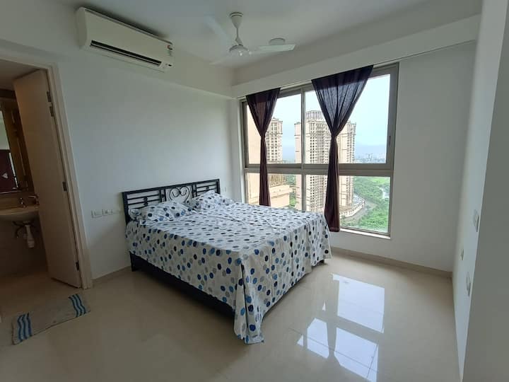 High Rise With A Beautiful View! - Matheran