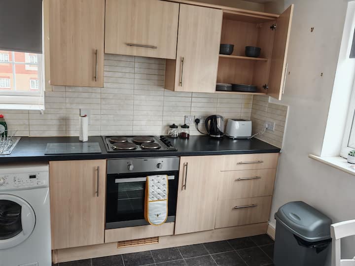 2 Bed Flat Near Town Centre - Corby