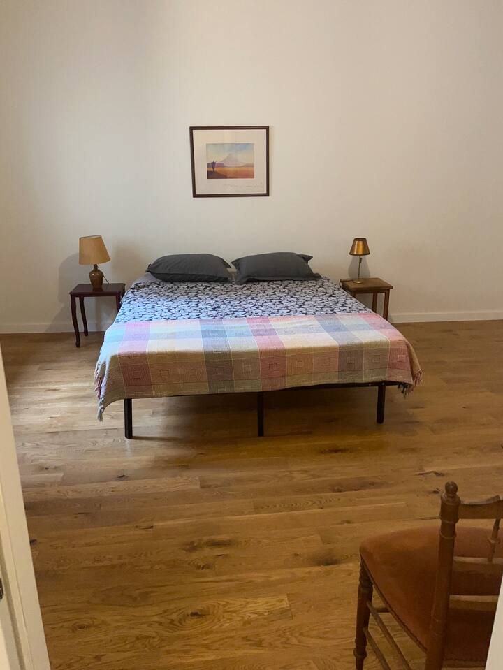 Bedroom With Private Bathroom - Le Dorat