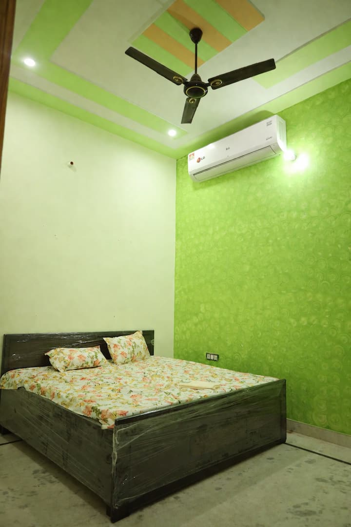 Private Cozy Friendly Homestay In Meerut - 메루트
