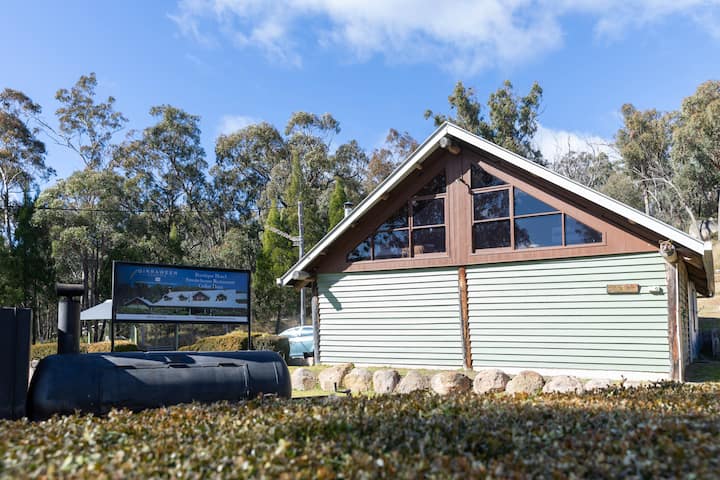 Summer Stay Rustic Family Chalet - Girraween National Park