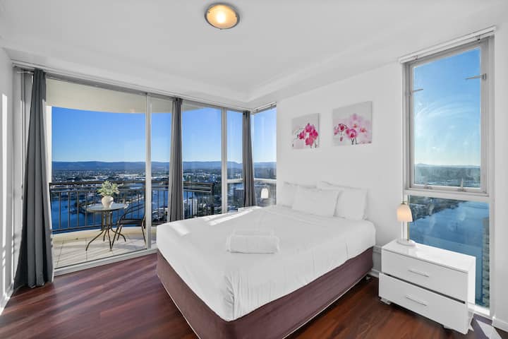 Elara—scenic Resort Living Above Surfers Paradise - Surfers Paradise
