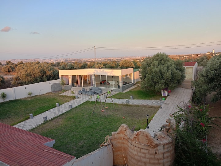 Belle Maison Spacieuse Et Jardin Agréable Vaste - Tunis