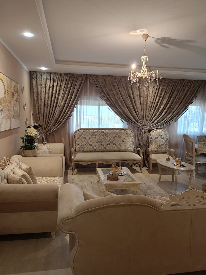 Grande Maison + Espace Extérieur - Tunis