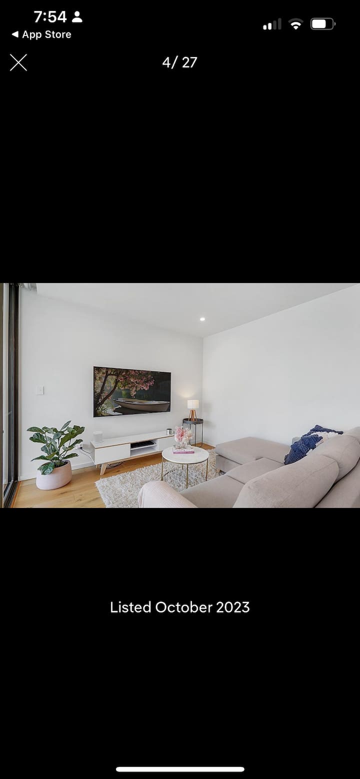 Professional Contemporary Apartment - Ryde