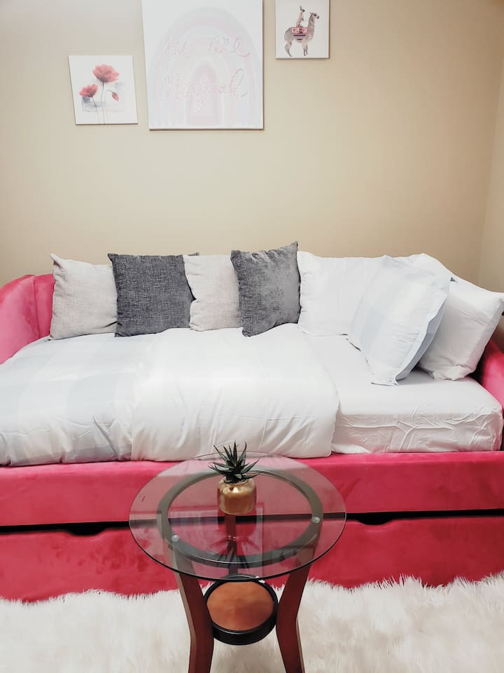 The Easy Access Stay With Kingbed Sleeps 5 - 로즈웰