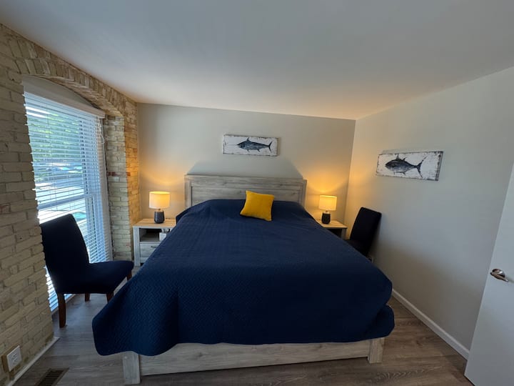 Cozy Downtown Retreat - Walk To Beach - Grand Haven, MI