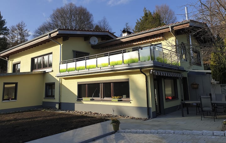 Schwarzwald - Ferienwohnung Mit Garten - Feldberg