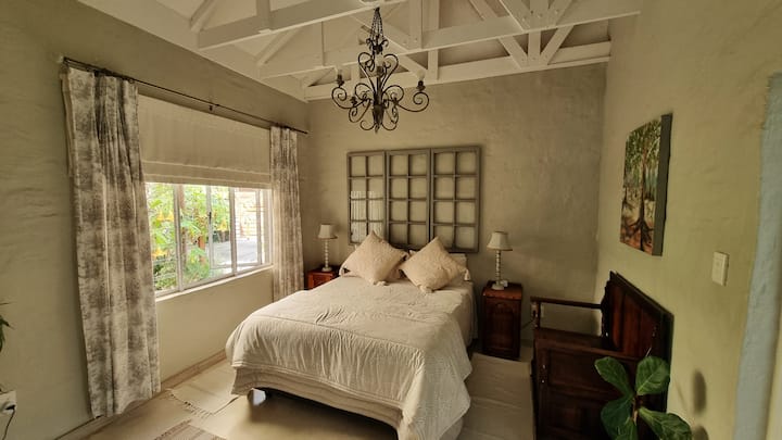 Maryah Guest House For A 
Rest - Pretoria