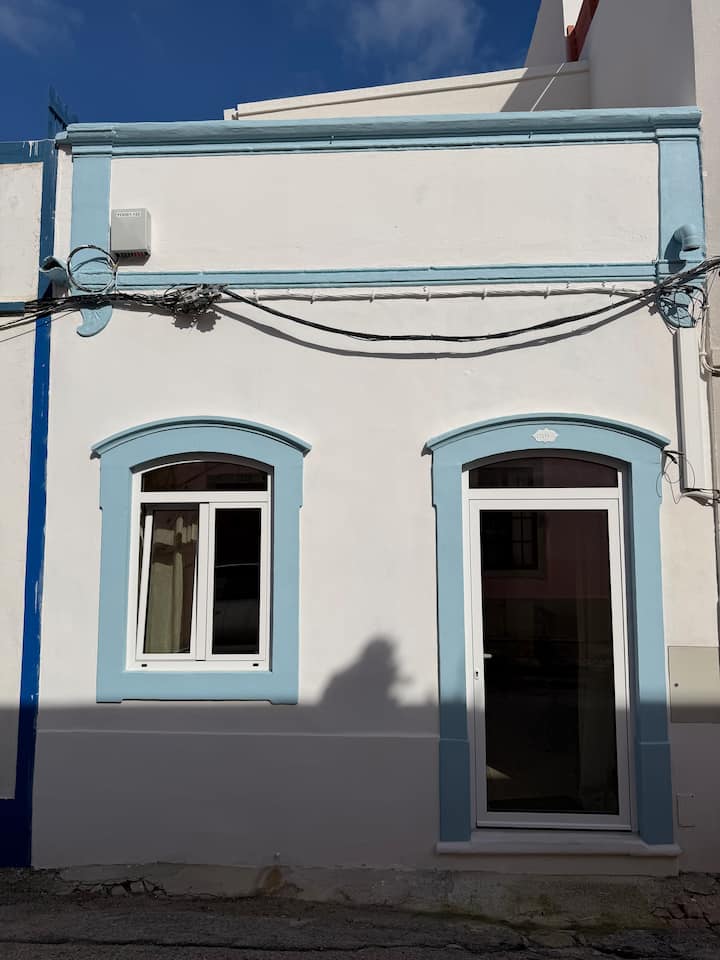 Bright Townhouse Fuseta 5 Min Walk From The Beach - Fuseta