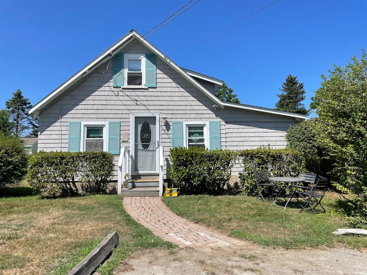 Family-friendly Cottage, 5 Minutes From The Beach - Rhode Island
