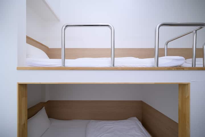 Bunk Twin Room – Shared Bath & Toilet - 나하시
