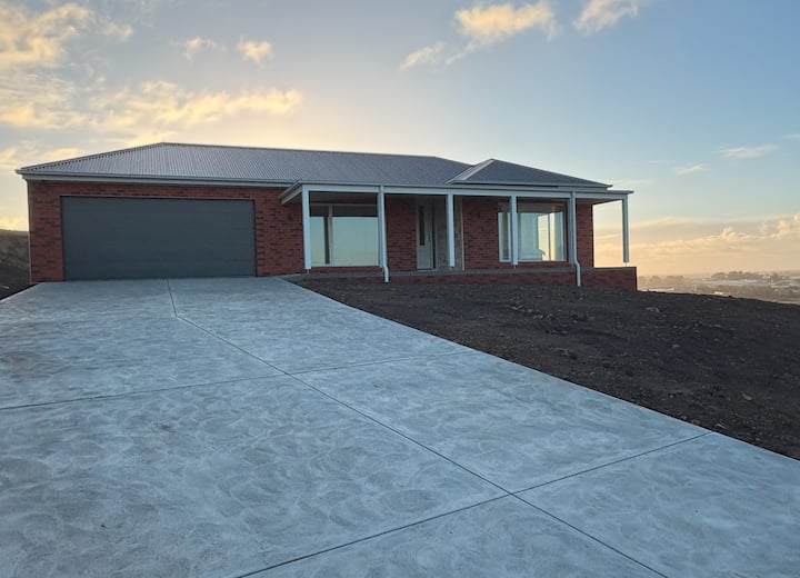 Studio Room – Small Families Or Working Away - Warrnambool