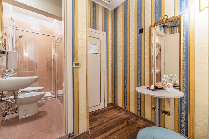 Ca Morosini: Camera Doppia - Venice