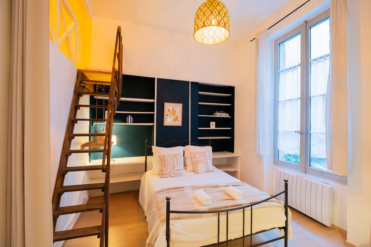 Cosy Traditional Old Stone Townhouse in Bastide - Houses for Rent in ...